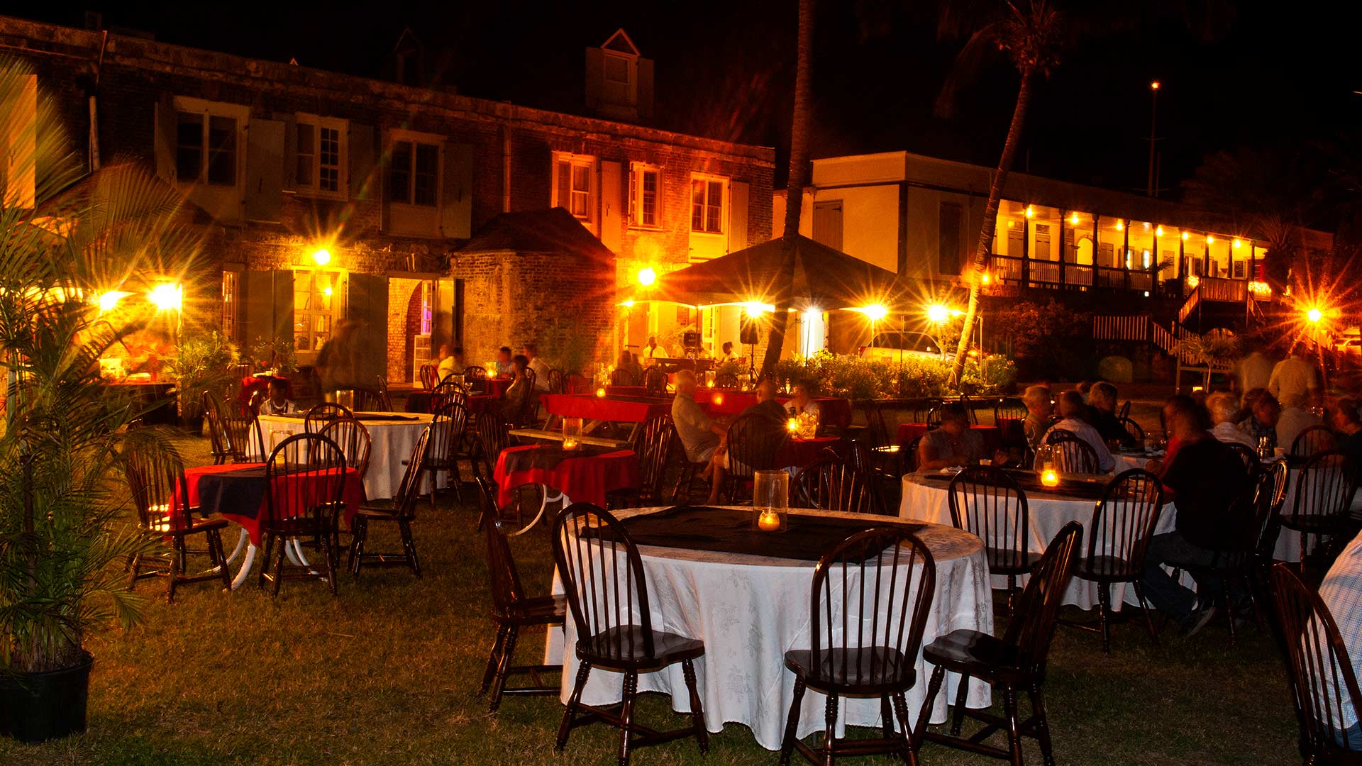 Dining | Restaurant English Harbour Antigua | Copper & Lumber