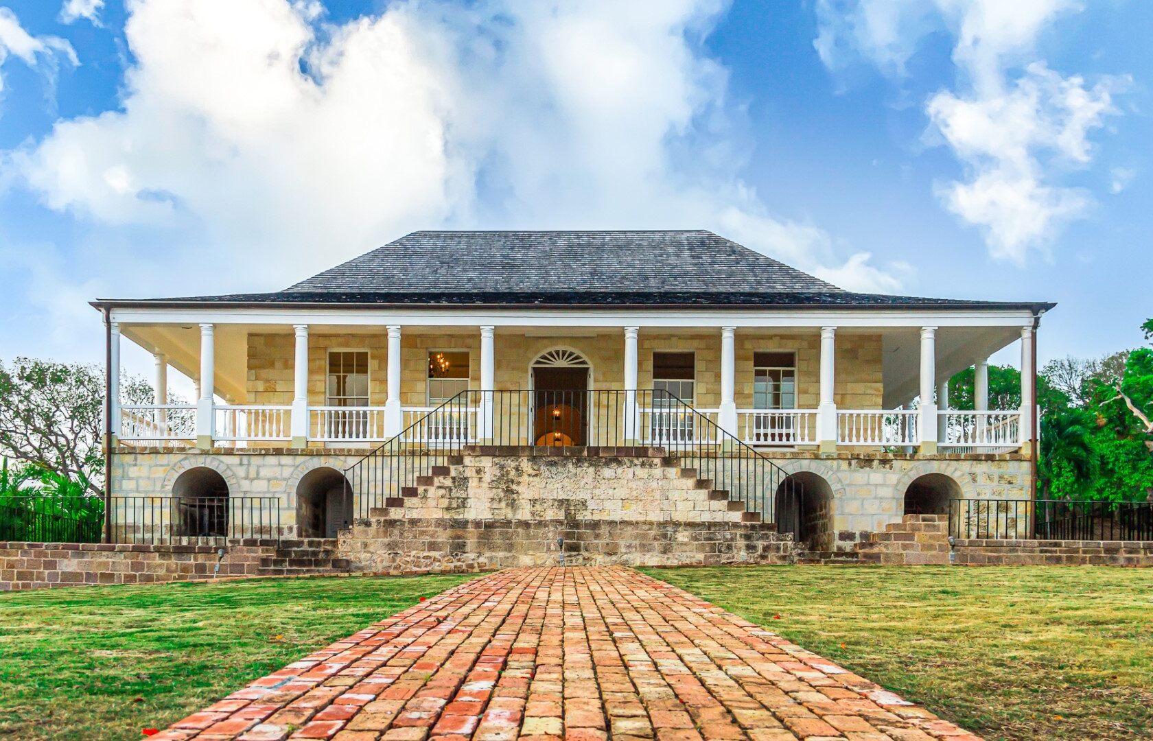Tour Clarence House | Historical Sites In Antigua